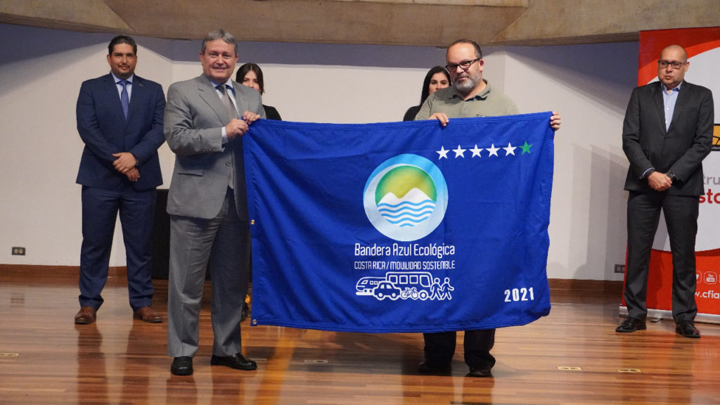 Programa Bandera Azul Ecológica entregó galardones por Movilidad ...